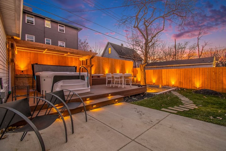 Relaxing Spot With Zen Garden & Year-round Hot Tub - Omaha, NE