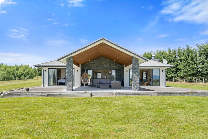 Meadowscape Hideaway - Martinborough Holiday Home - Martinborough