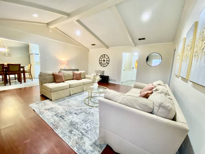Blue Jay's Magnolia - 3br 2ba - Family Friendly - Lubbock, TX