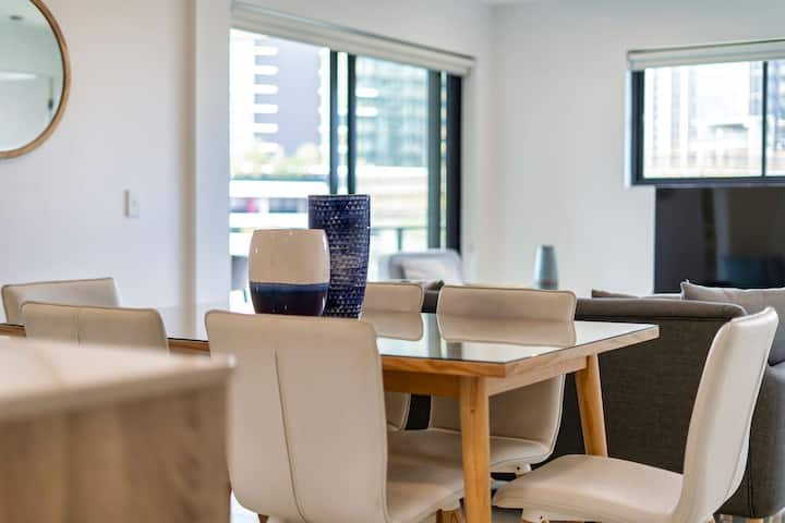 Spice 2 Bedroom Retreat - A Comfortable Getaway - Broadbeach