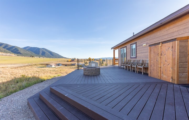 "Peaks Paradise" - Hot Tub - Game Room - Views - Wyoming
