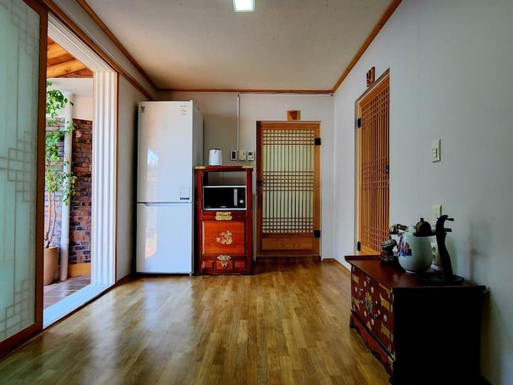 #한옥마을 #경기전 #벽화마을 #야시장 전체독채별채본채 - Jeonju-si