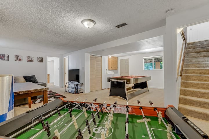 Space Base | Near Airport, Bbq, Game Room - Colorado Springs