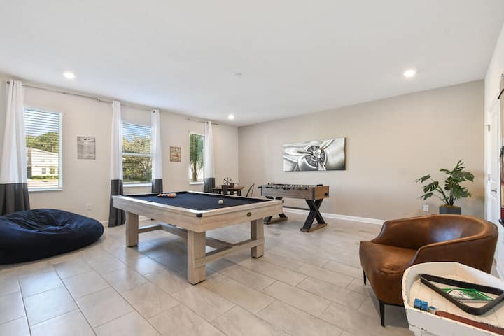Foosball, Pool & Disney Rooms—the Ultimate Retreat - Kissimmee, FL