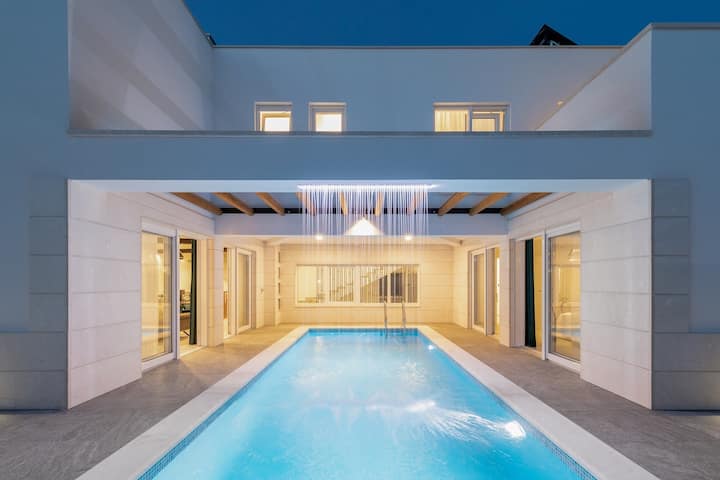 Villa Symphony, Heated Pool - 10m From The Sea - Brela