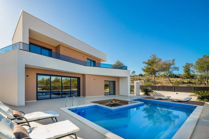 Villa Golden Ananas, 45 M2 Headet Pool, Sea View - Sutivan