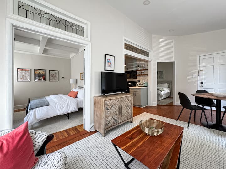 Newly Renovated Midtown 2 Bdrm - Atlanta, GA