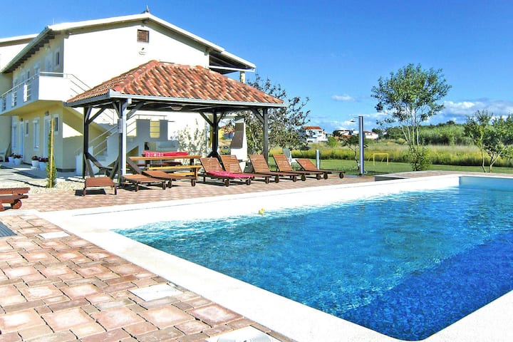 Apartments Lug, Privlaka With Pool - Privlaka