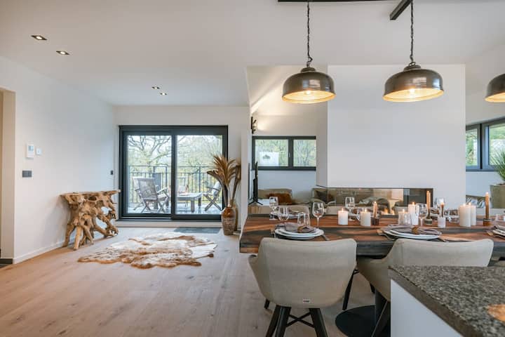 Huswell - Luxurious Apartment With Parking - Beernem