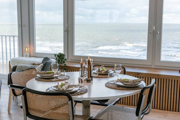 Huswell - Seaview Apartment With Private Garage - Ostend