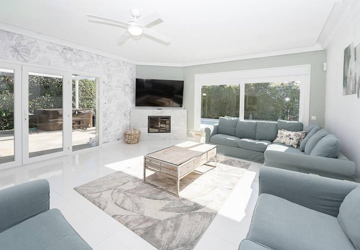 Villa Elouise - Heated Pool, Gym, Jacuzzi, Sauna - Torremolinos