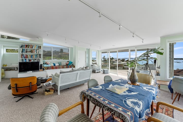 The Lighthouse - Omokoroa Holiday Home - Ōmokoroa