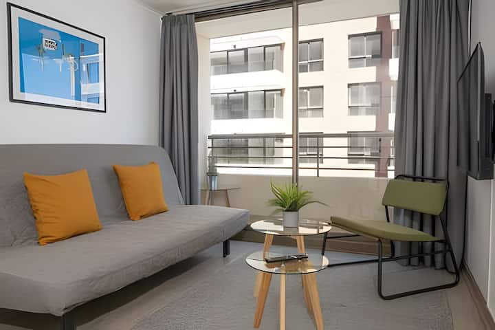 Dpto. Luminoso A Pasos Metro | Estacionamiento - San Bernardo, Chile