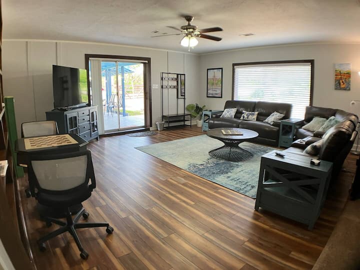 Comfortable Quiet Retreat In Convenient Location - Denton, TX