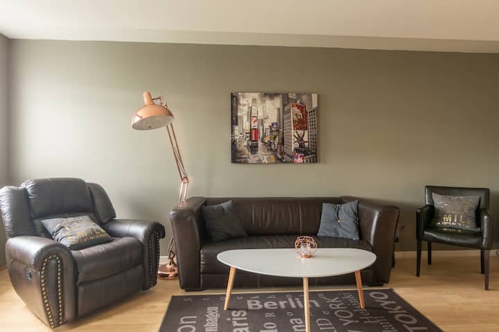 Superior Apartment With Balcony - Town Square - 아이슬란드