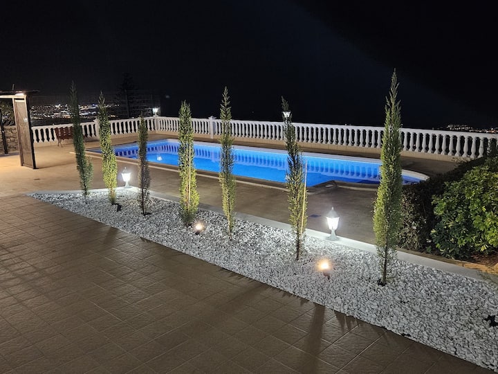 Cool 4-bedroom Villa With Sea Views - Adeje