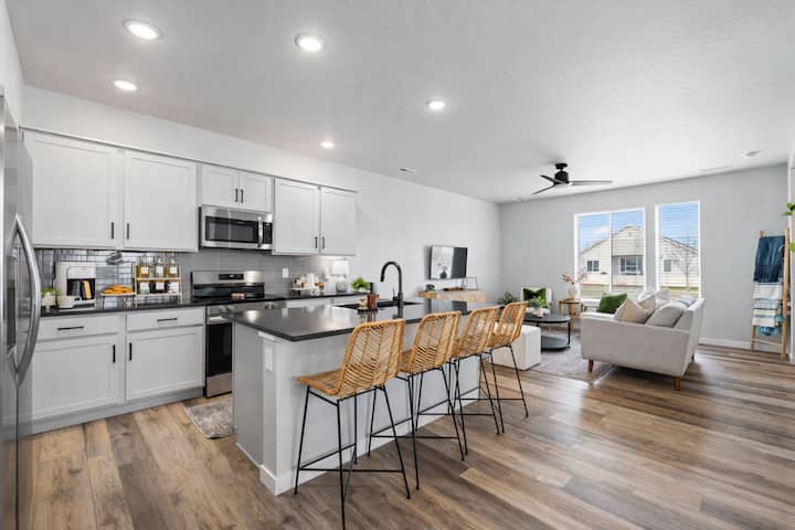 Spotless Parkside Stay King Dreamcloud Sleeps 10 - Meridian, ID