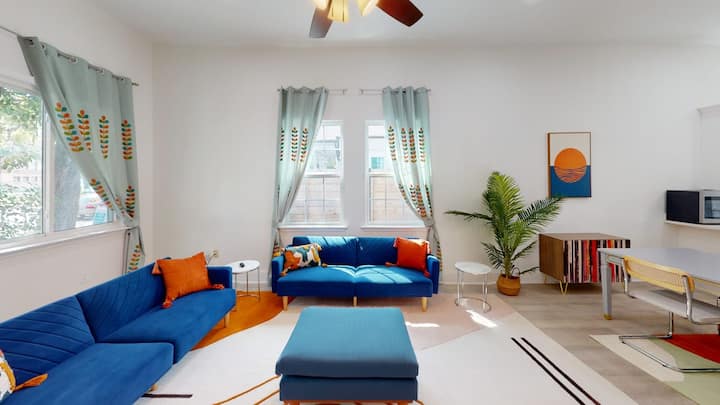 Whimsical 5bd | Sleeps 12 |Parking| Central Locale - New Orleans, LA