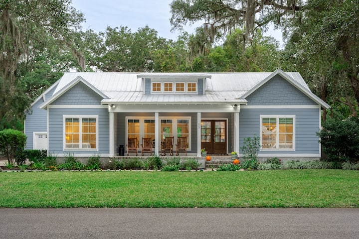 Sleeps 10, Private Pool, Walk To Village! - St. Simons, GA