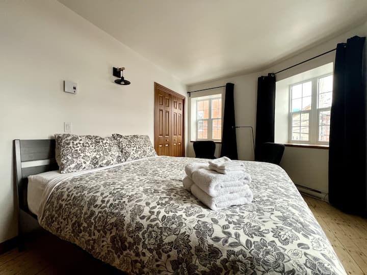 Super Condo Avec Mezzanine Et Terrasse - Quebec City