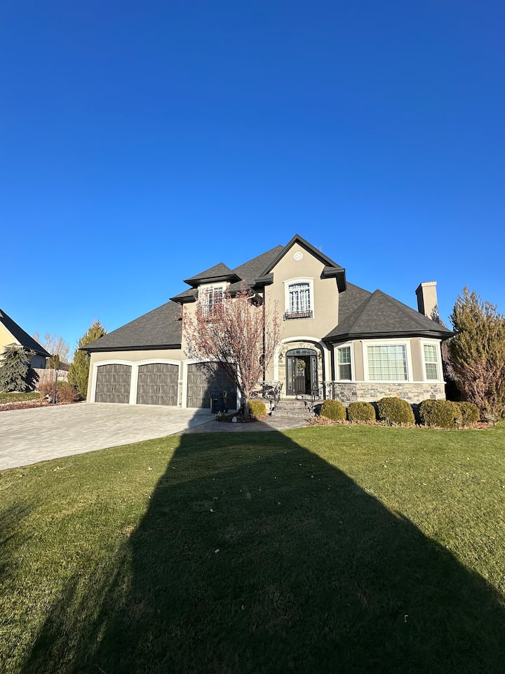 Idaho Falls 6bed4bath Exquisite Home - Idaho Falls, ID