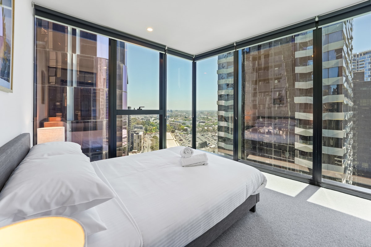 High-Rise 2-Bed City Pad with Impressive Amenities - Apartments for ...