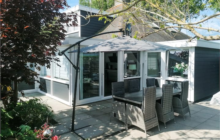 3 Bedroom Awesome Home In Stavenisse - Zierikzee