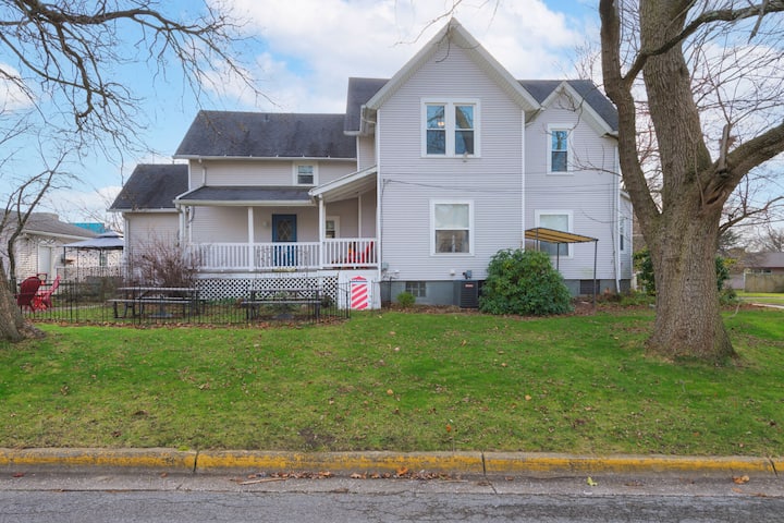 Hot Tub-close To Downtown- Game Room - South Haven, MI