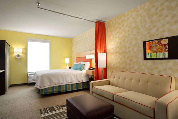Two Pet-friendly Units: Free Breakfast And Parking - Greensboro, NC