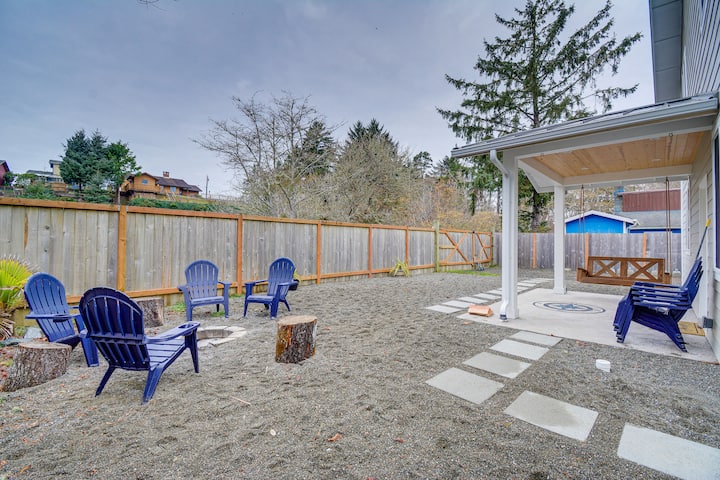 Westport Home W/ Hot Tub: 2 Blocks To Beach! - Westport