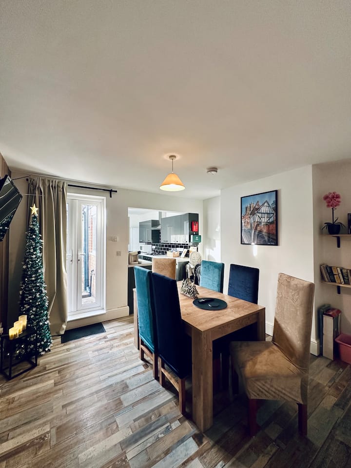 Book Your Stay At Bailgate The Heart Of Lincoln! - Lincoln