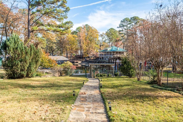 Serenity Cove: Quiet Retreat W/ Dock & Water Views - Hot Springs, AR