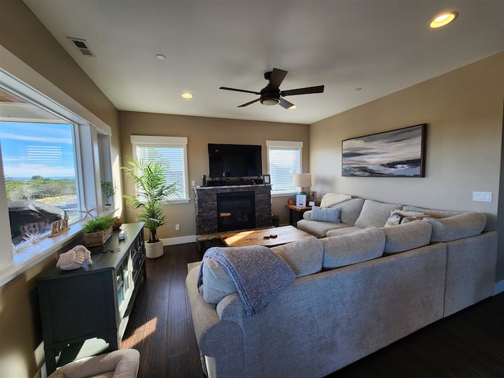 A Beachside Getaway - Aka Bayview Beach House - Ocean Shores, WA