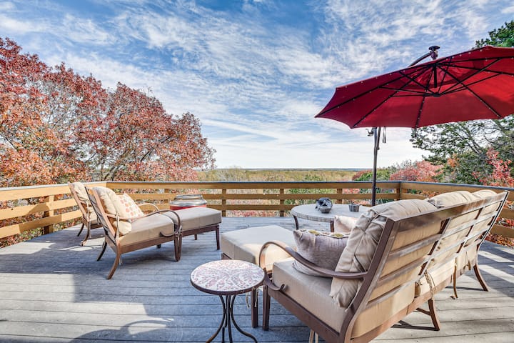 Lake Whitney Cabin W/ Hot Tub & Fire Pit! - Lake Whitney, TX