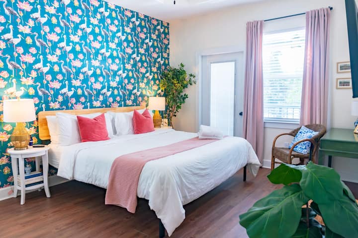The Lotus Suite. Newly Built, Upscale, Central - Gainesville, FL