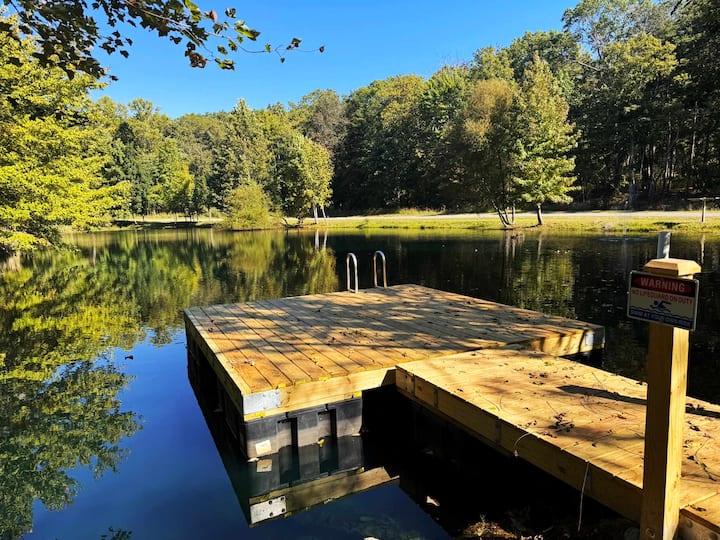 Scenic Mtn. Home:  Pond, Hot Tub, Firepit - Sewanee, TN