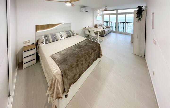 Amazing Apartment In Benidorm With Wifi - Benidorm