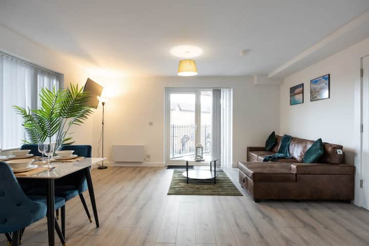 East Village 1 Bed Apartment In Belfast W Balcony - Belfast
