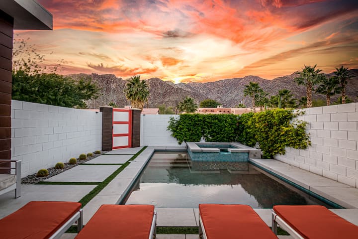 Old Town Lq Retreat With Pool & Hot Tub For 10 - Palm Desert, CA