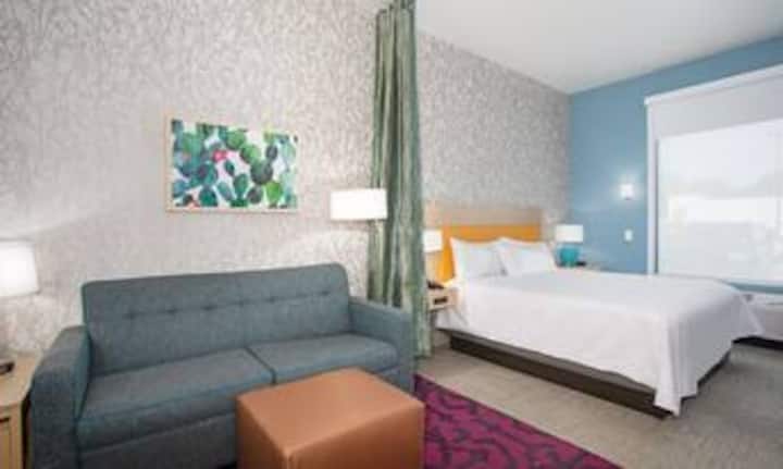 Roswell Retreat: Indoor Pool, Free Breakfast! - Roswell, NM