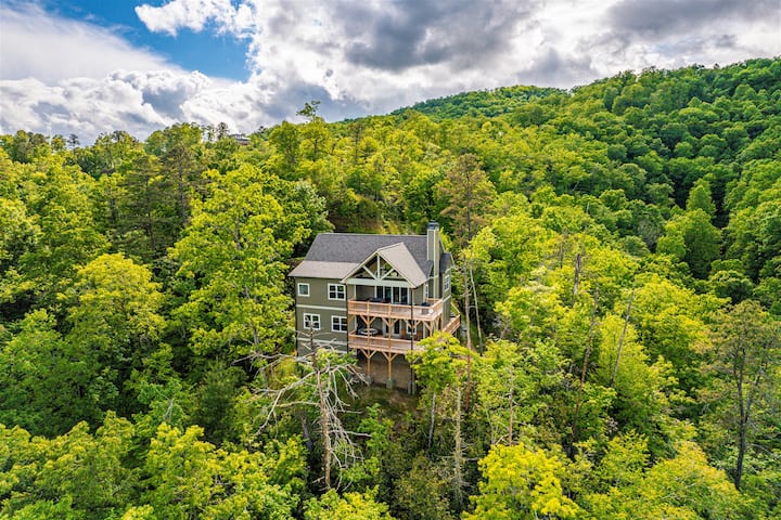 Fontana Grace | Gorgeous Cabin On Lake Fontana - Bryson City, NC