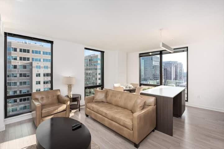 Fully Equipped Family 2br W Pool, Terrace & Gym - Reston, VA