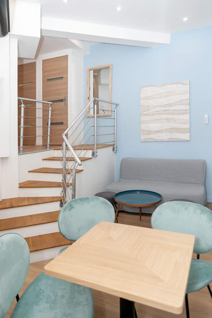 Modern Duplex With 2 Bedrooms And Sofa Bed - Sleeps 6 - Paris