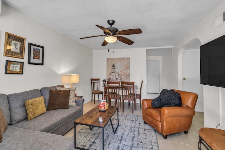 Cozy 2br Gem | Near Downtown & Centennial Hall - Tucson, AZ