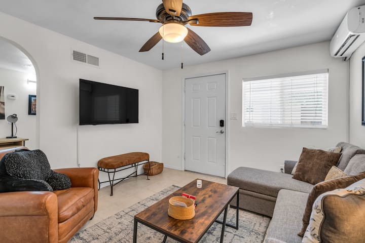 Cozy 2br Gem | Near Downtown & Centennial Hall - Pima Air & Space Museum