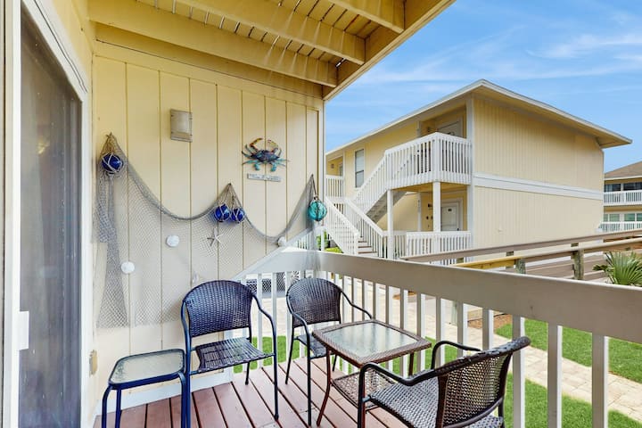 2br W/ Deck, Dog Friendly, Beach & Golf Access - デスティン, FL