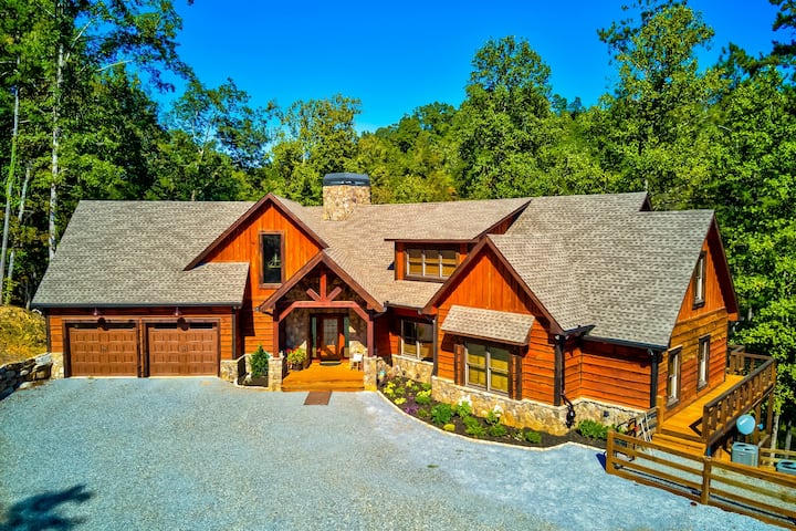 4br Waterview | Deck | Game Room | Pool Table - Jasper, GA