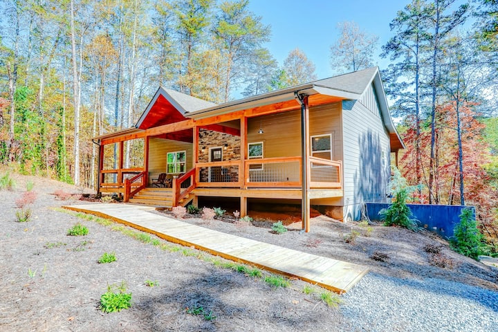 Cozy 3br Mountainview | Hot Tub | Deck | Firepit - Blue Ridge, GA