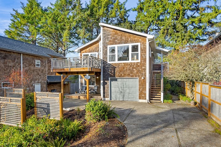 Pet Friendly-two Living Spaces-great Kitchen-deck - Manzanita, OR