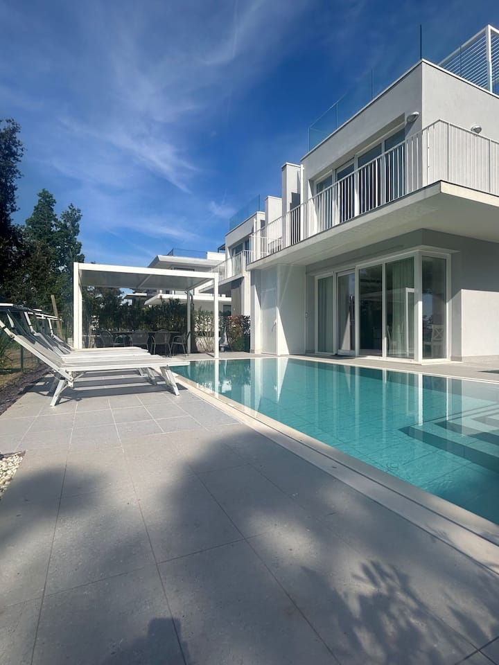 Superbe Villa Avec Piscine Et Vue Lagon - Albarella